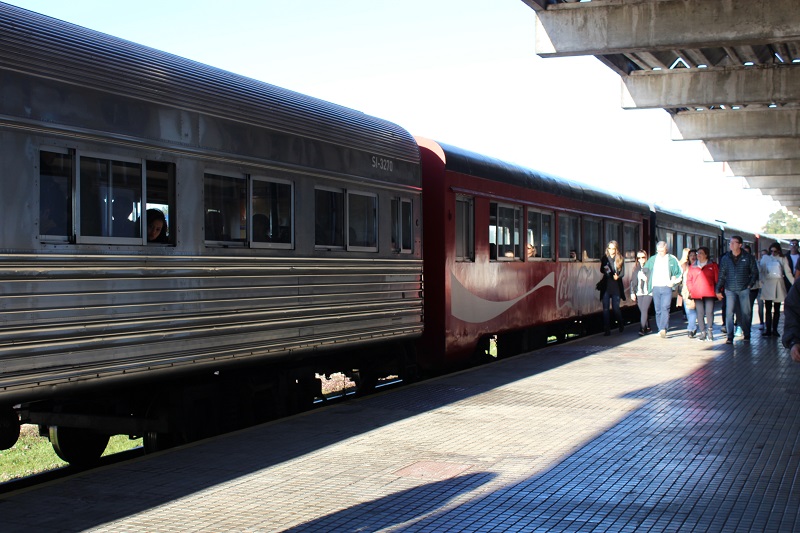 Como é viajar de Curitiba à Morretes no trem Serra Verde Express ...